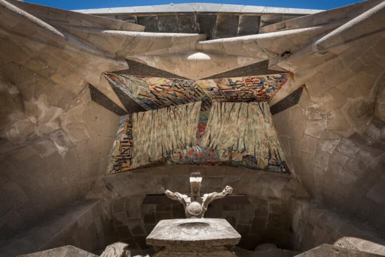 Façana de la Passió: recorregut pels últims dies de la vida de Jesús ...